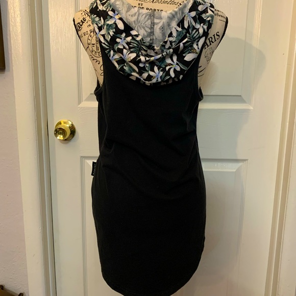 CHINGA | Tops | Chinga W Hood Size From New Zealand | Poshmark